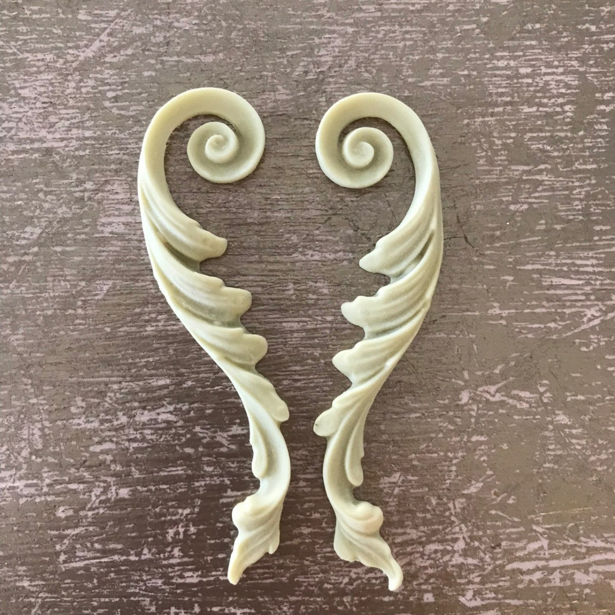 SC16 Small Neoclassical Scrolls – Brushstrokes Studio